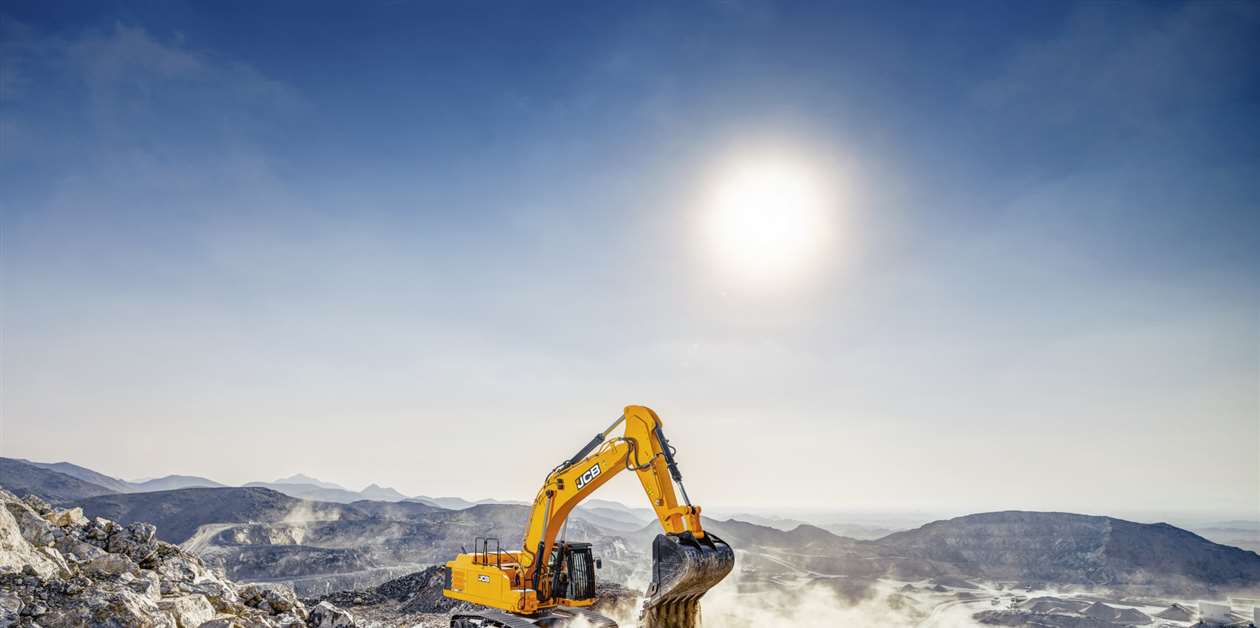 JCB launches its largest tracked excavator with 52-tonne 520X ...