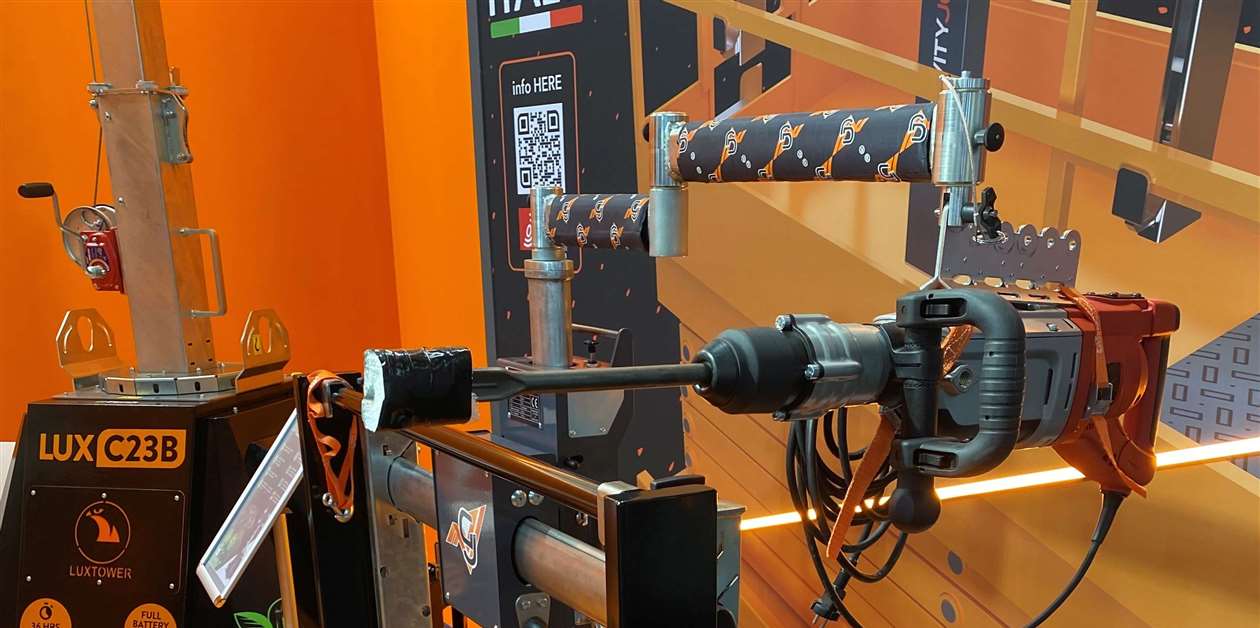 ‘Zero gravity’ tool carrier for aerial platforms - International Rental ...